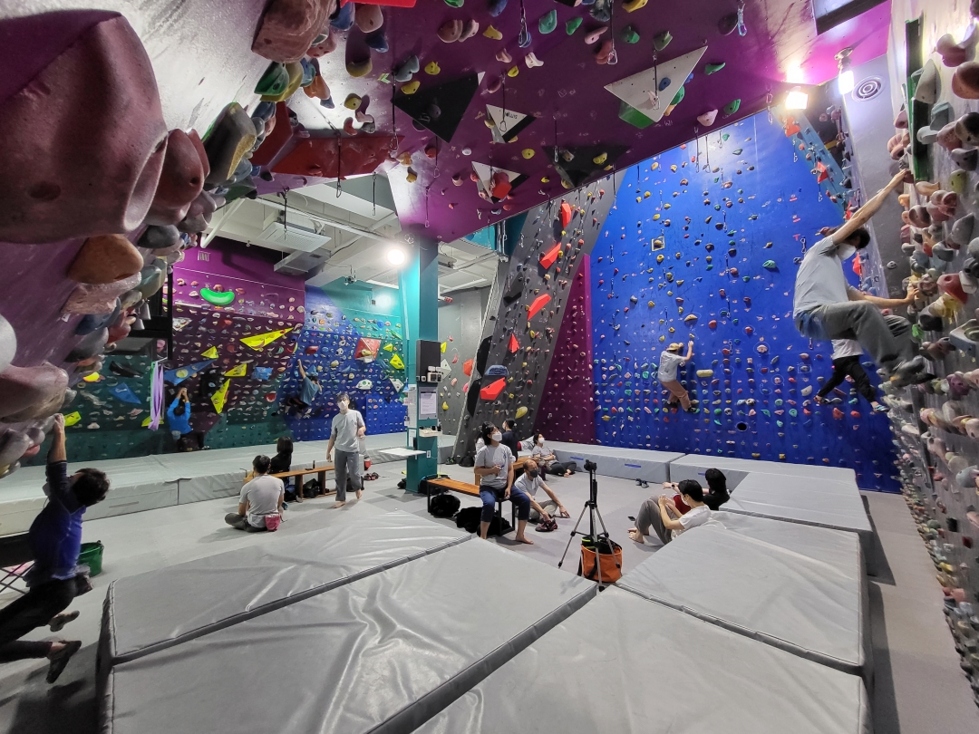 BAC — BLACKYAK CLUB CENTER